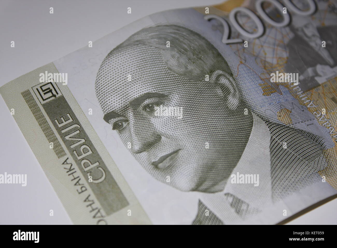 Banknote of 2000 Serbian dinars (RSD Stock Photo - Alamy