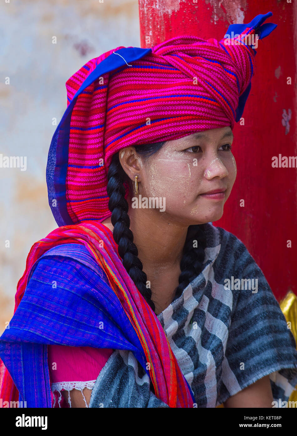 Portrait of Intha tribe woman in Inle lake Myanmar Stock Photo - Alamy