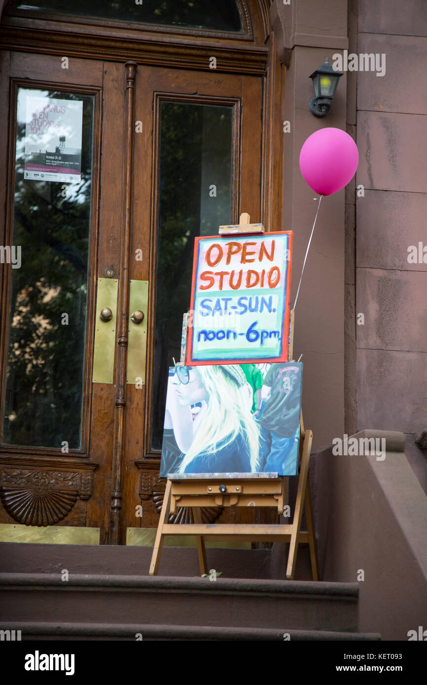 Brownstone hi-res stock photography and images - Alamy