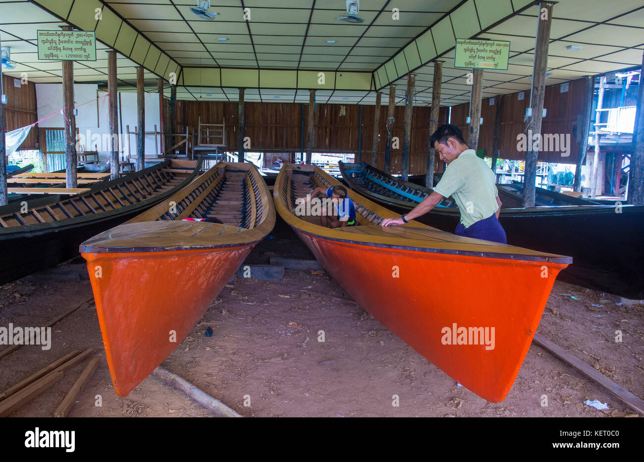 Canoe ship hi-res stock photography and images - Alamy
