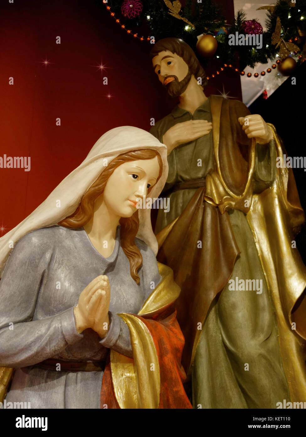 Jesus mary joseph statues hi-res stock photography and images - Alamy