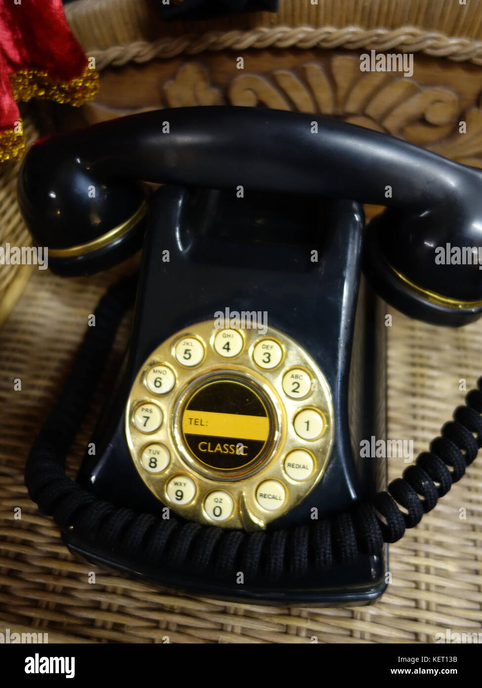 Cellular phone 90s hi-res stock photography and images - Alamy