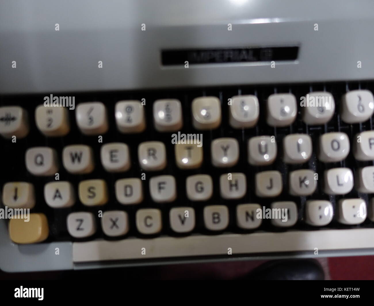 Typewriter 70s hi-res stock photography and images - Alamy