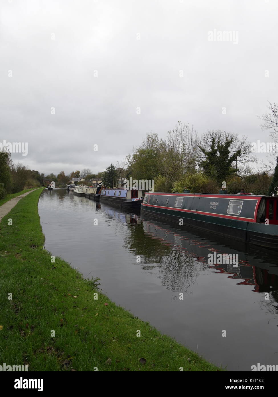 Old canal and barge hi-res stock photography and images - Alamy