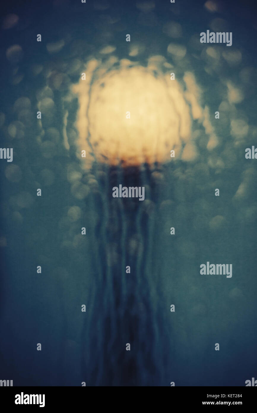 Rain by night hi-res stock photography and images - Alamy