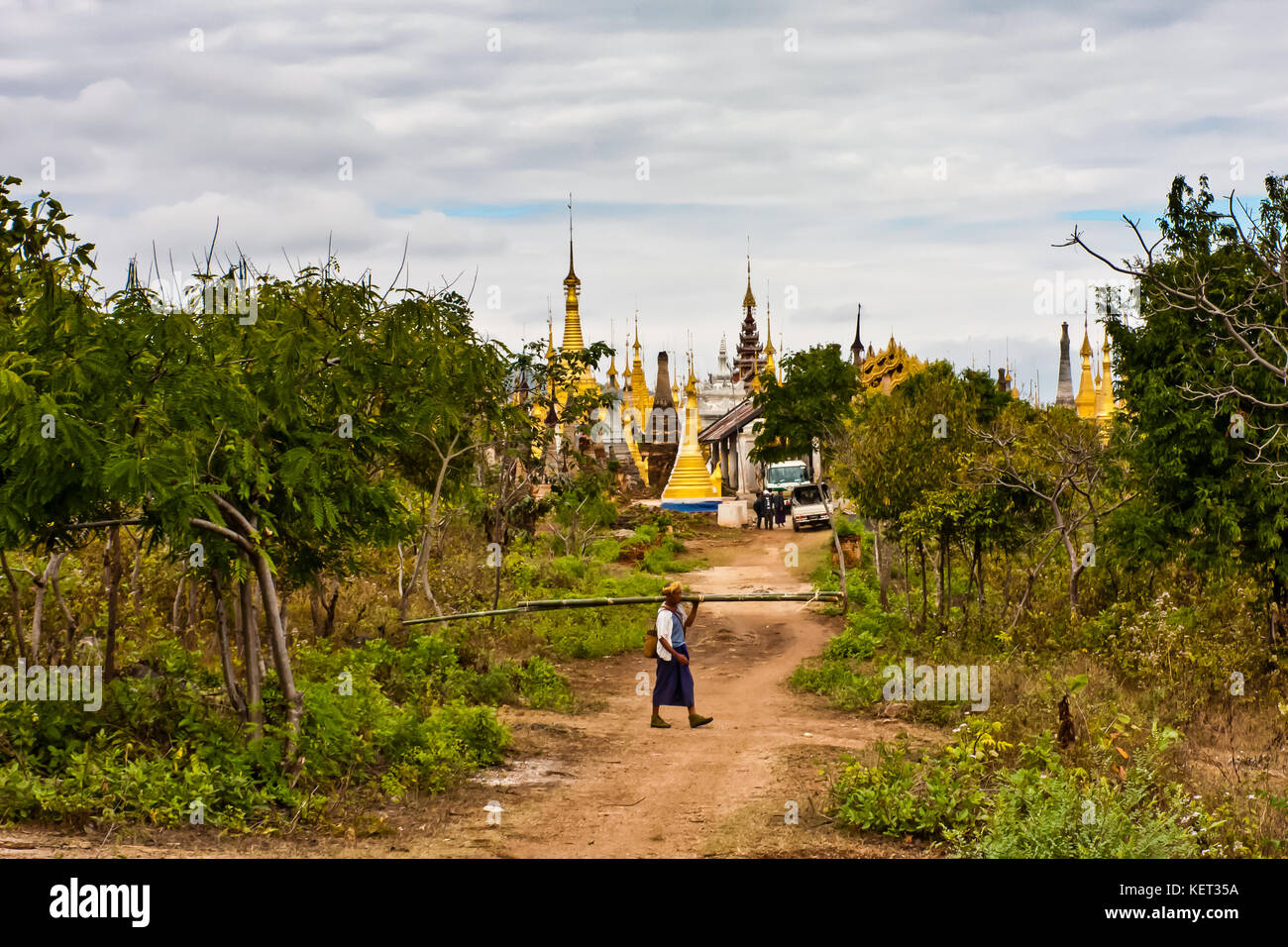 Taunggyi temple myanmar hi-res stock photography and images - Alamy