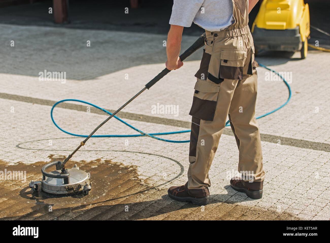 Residential Driveway Washing and Cleaning Using High Pressured Water ...