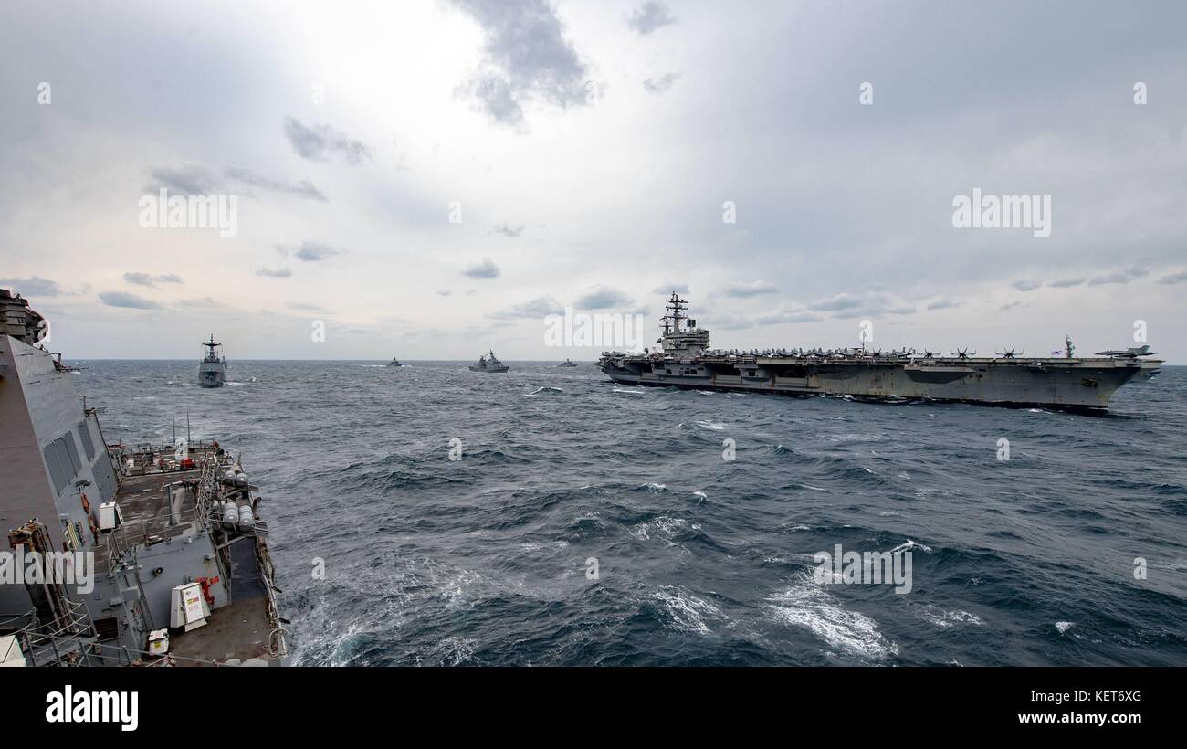 Uss ronald reagan cvn 76 carrier strike group hi-res stock photography ...