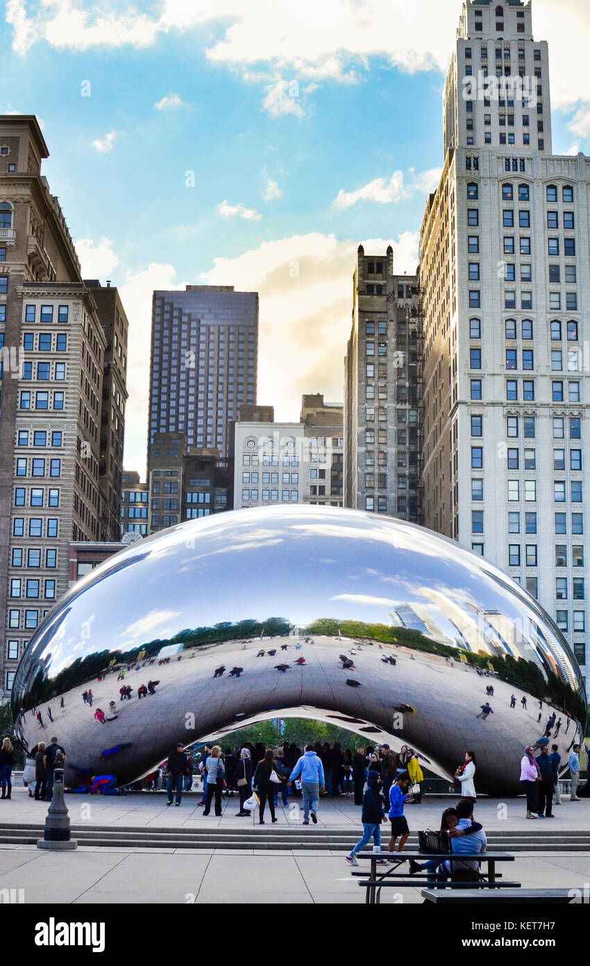 CHICAGO, USA - OCTOBER 1, 2015: Millennium park bean in Chicago with ...