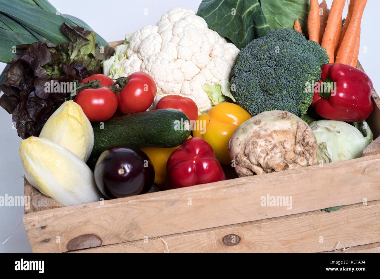box with vegetables Stock Photo - Alamy