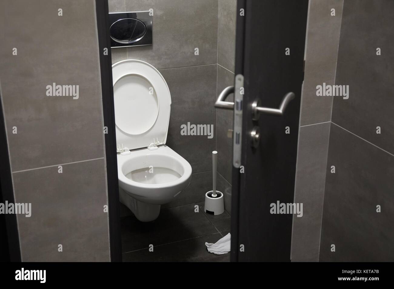 Toilet stall open Stock Photo - Alamy