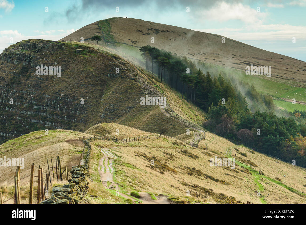 Castleton peak district family hi-res stock photography and images - Alamy