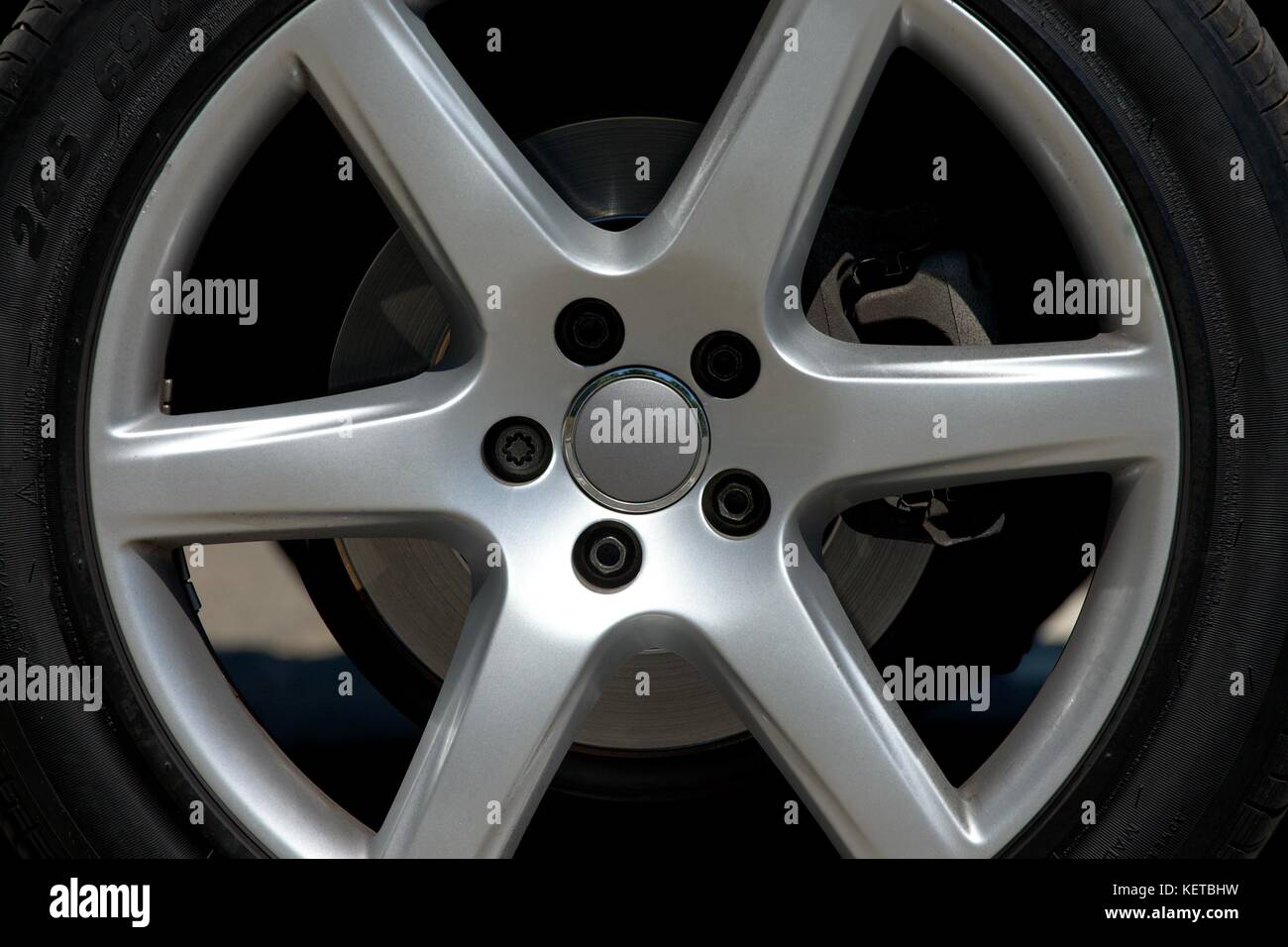 Wheel of a car Stock Photo - Alamy