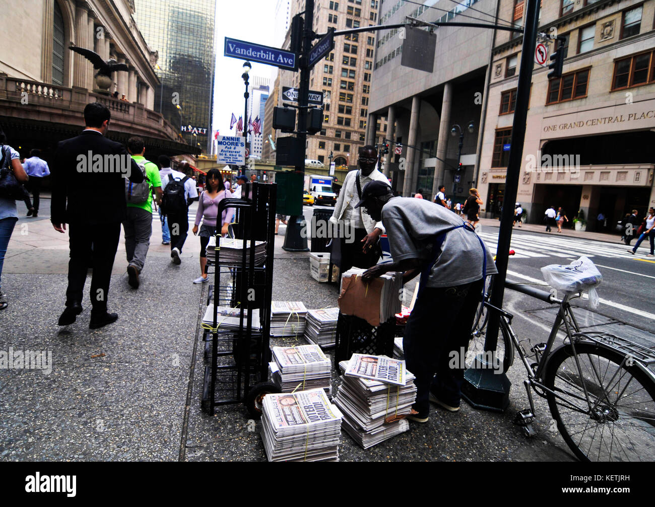 Newspaper distribution hi-res stock photography and images - Alamy