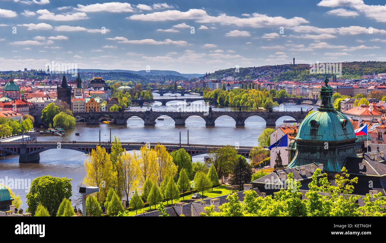 Skyline view panorama of Charles bridge (Karluv Most) with Old Town in Prague. Czech Republic ...