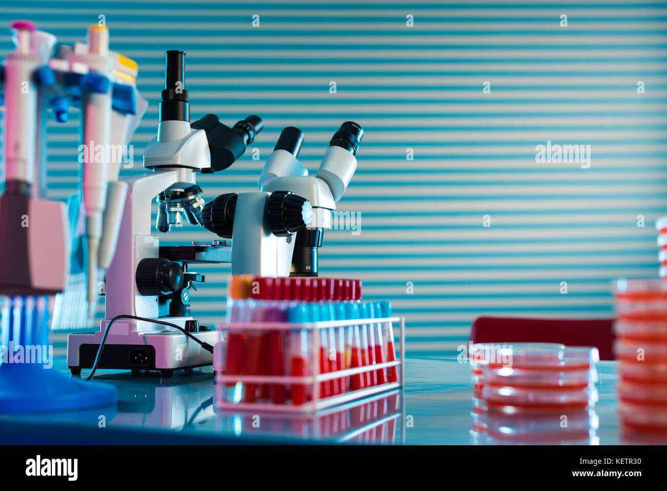 Identification of pathogenic microbes and viruses Stock Photo - Alamy