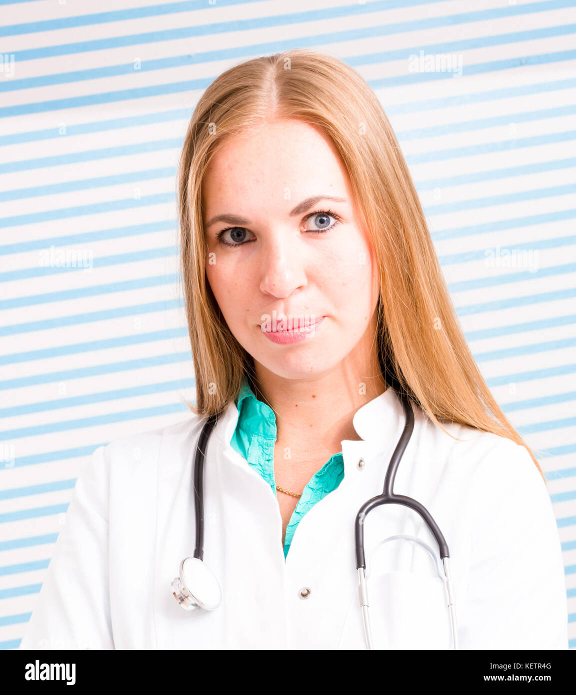 Portrait of a female doctor Stock Photo - Alamy