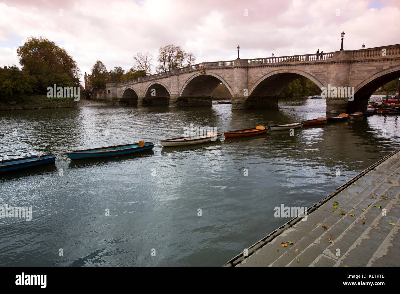 18th century stone arch bridge hi-res stock photography and images - Alamy