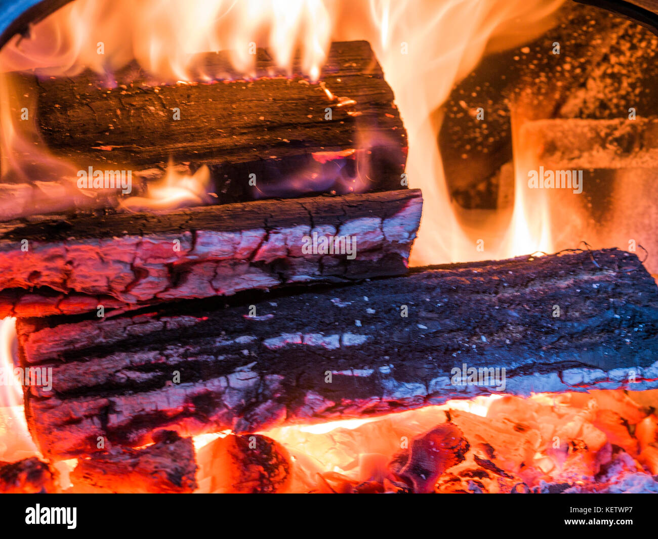 Log burner hi-res stock photography and images - Alamy