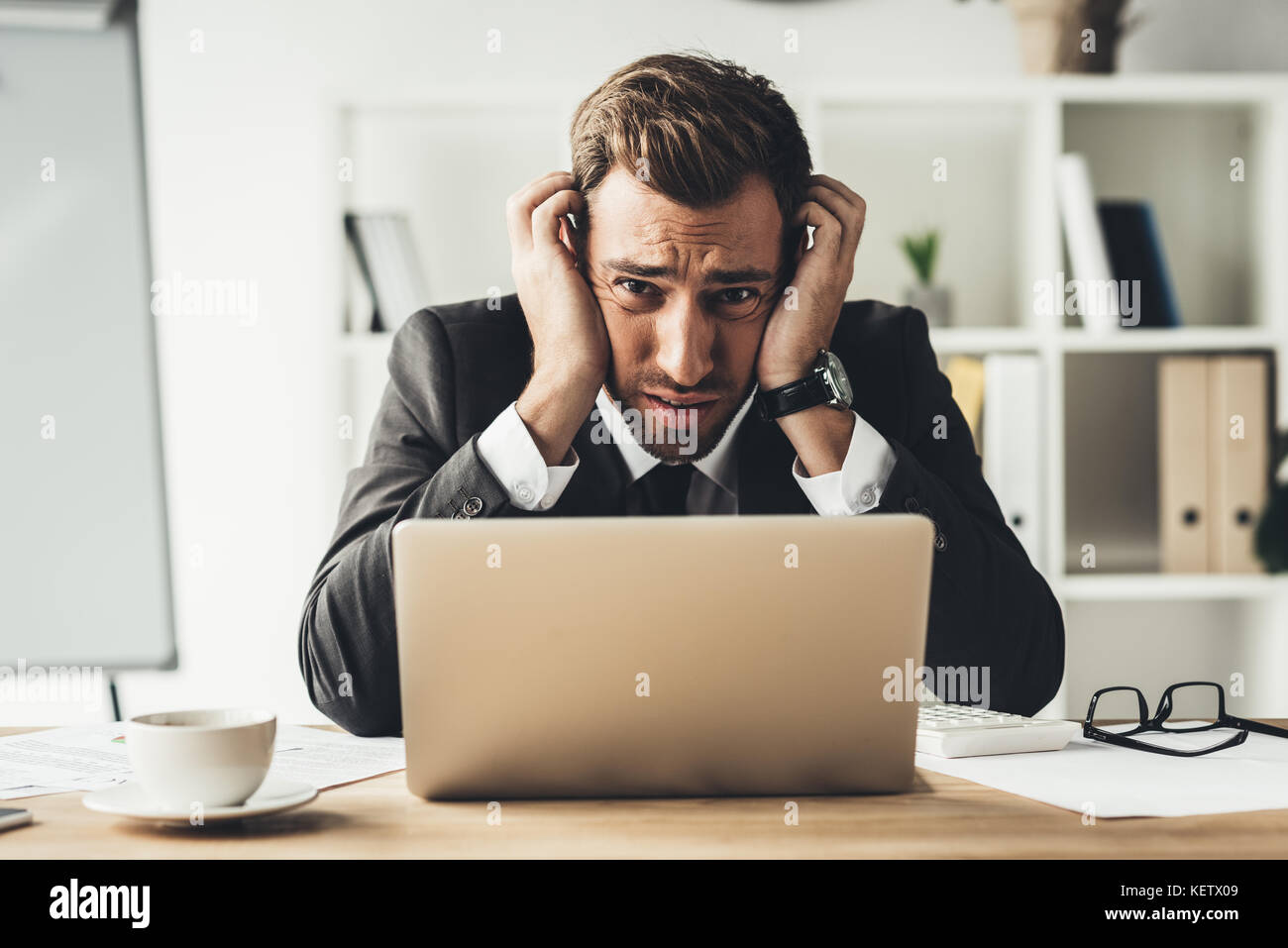 Embarrassed person hi-res stock photography and images - Alamy