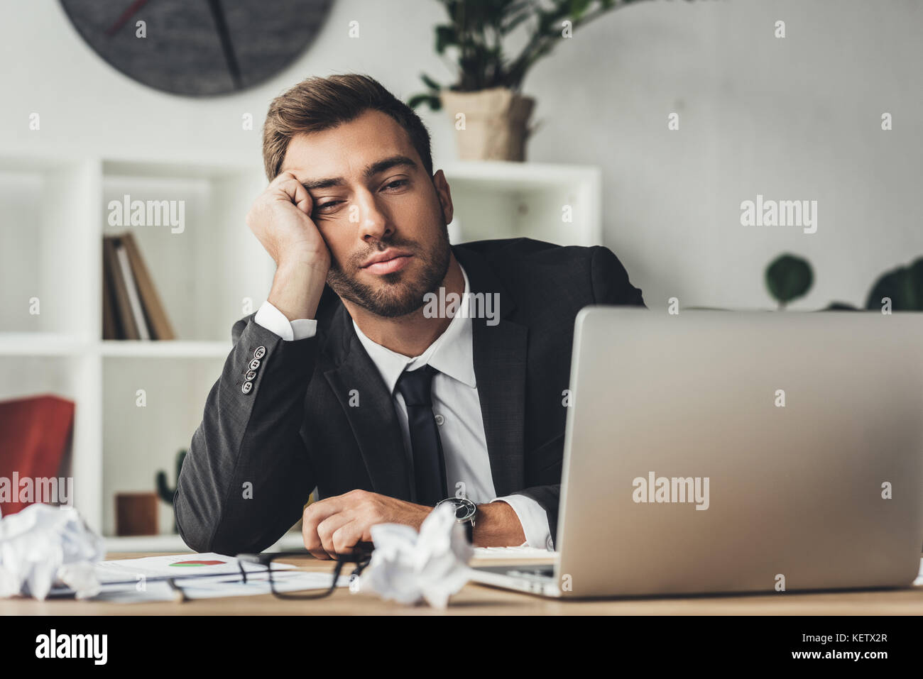 Overworked people hi-res stock photography and images - Alamy