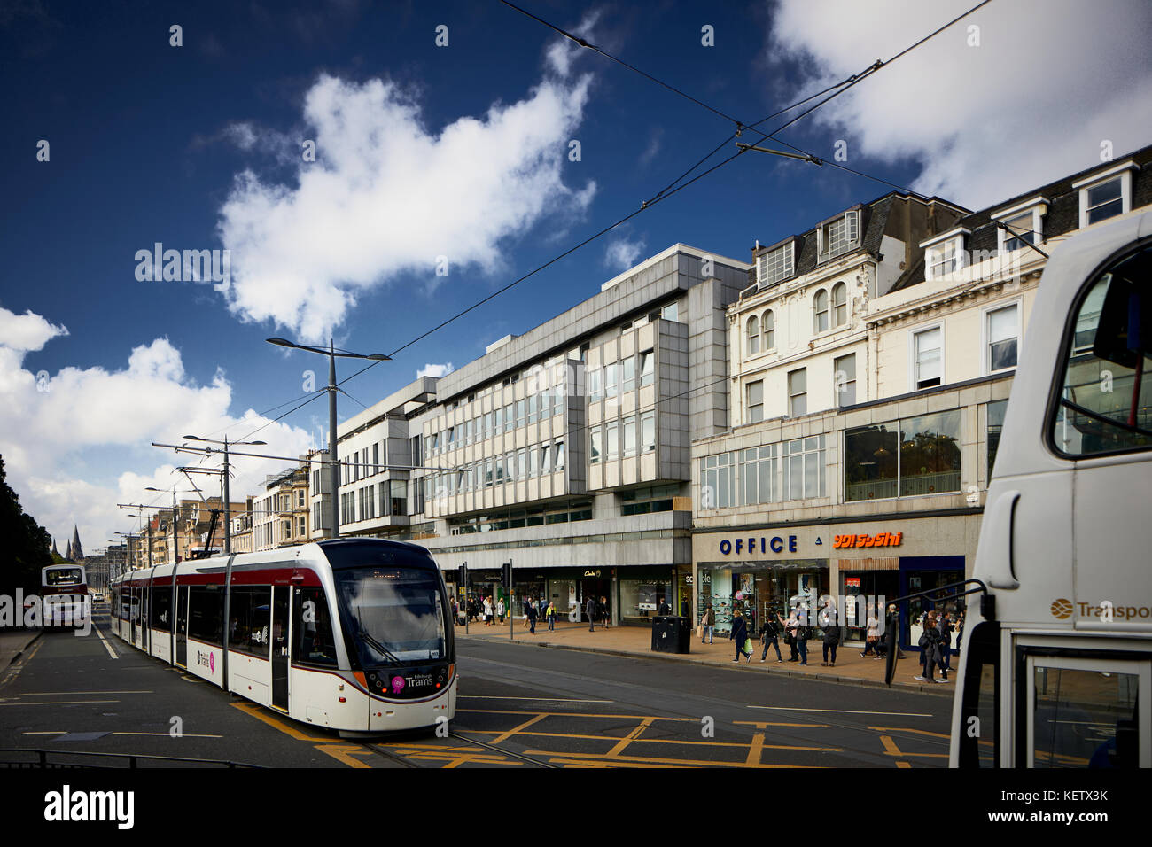 Main street edinburgh hi-res stock photography and images - Alamy