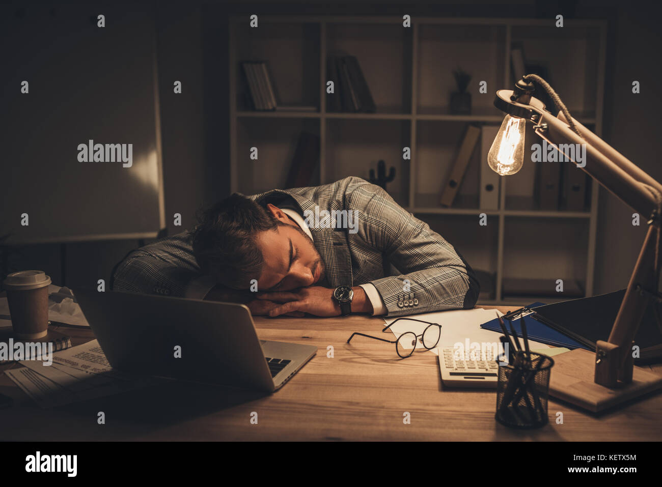 Office worker sleeping work hi-res stock photography and images - Alamy