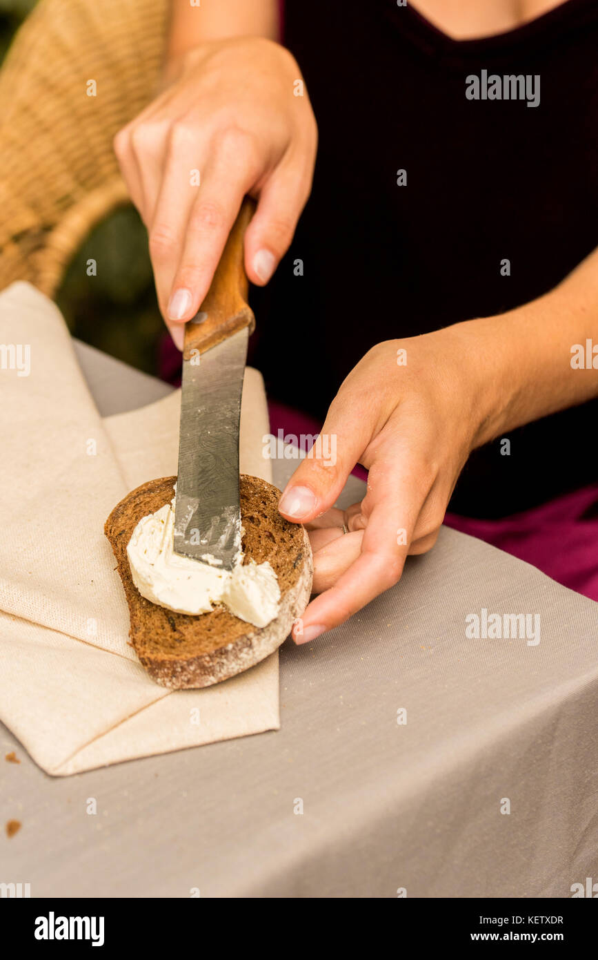 Make a sandwich hi-res stock photography and images - Alamy