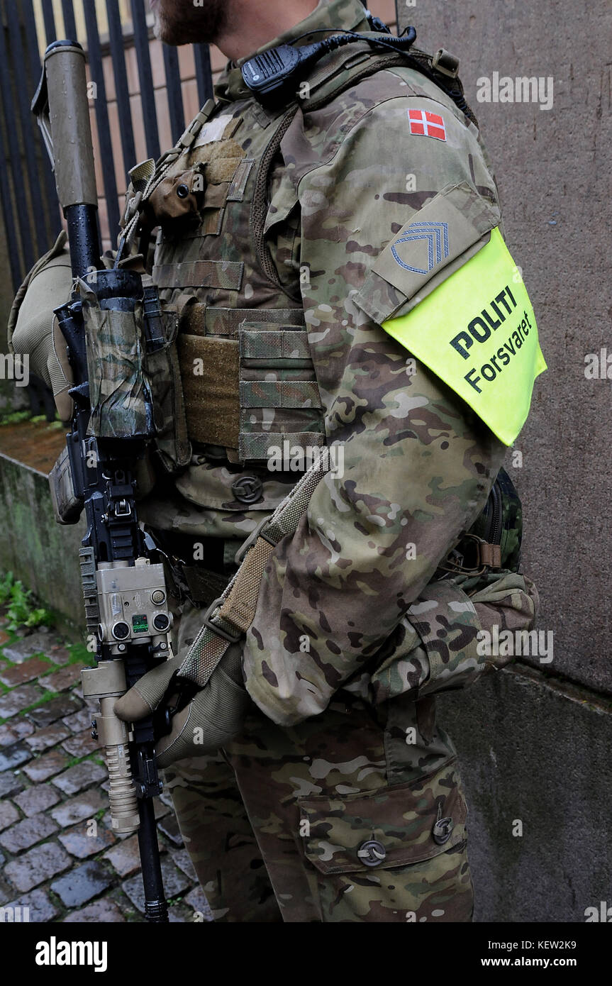 Copenhagen, Denmark. 23rd October, 2017. Danish army soldier will work ...