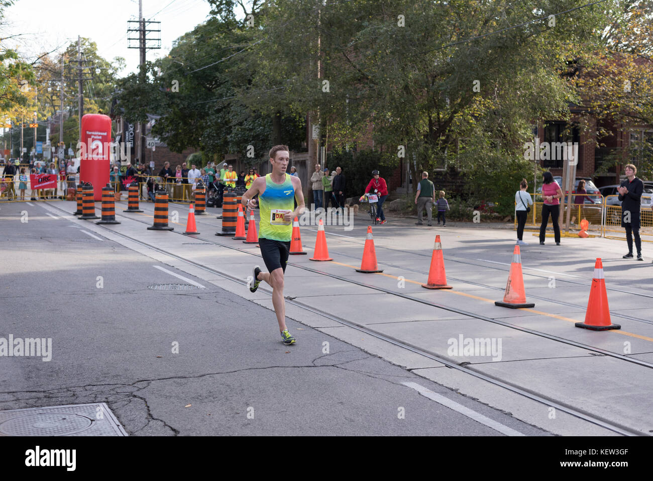 Toronto, Canada. 22nd Oct, 2017. Canadian marathon runner David Freake ...