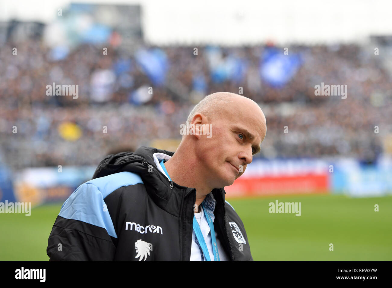 Muenchen, Deutschland. 22nd Oct, 2017. Robert REISINGER (Praesident ...