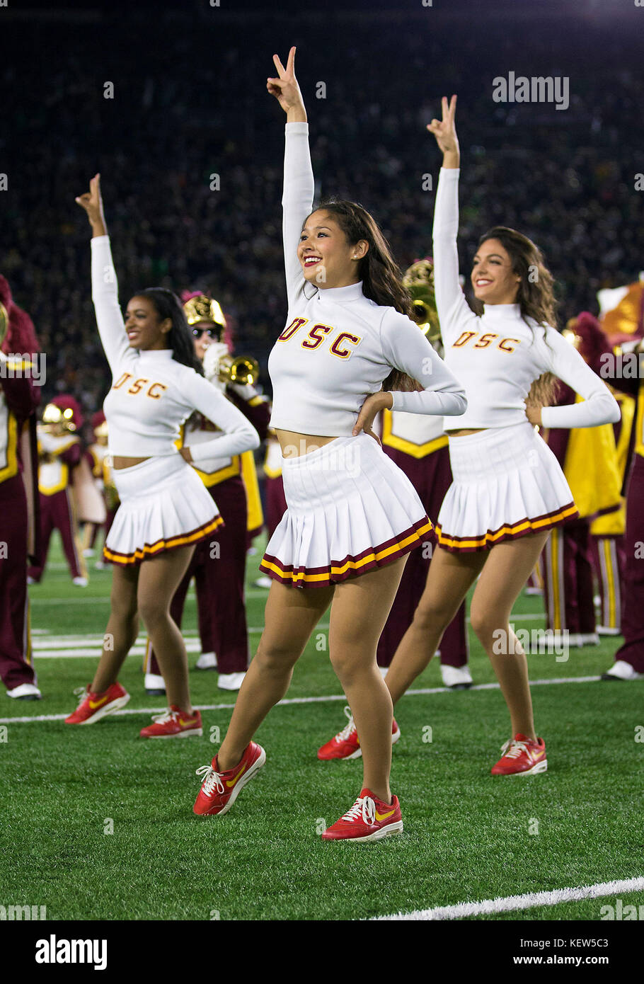South Bend, Indiana, USA. 21st Oct, 2017. USC Song Girls perform during ...