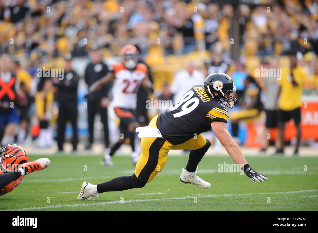 Oct 22th, 2017: Vance McDonald #89 during the Pittsburgh Steelers vs ...