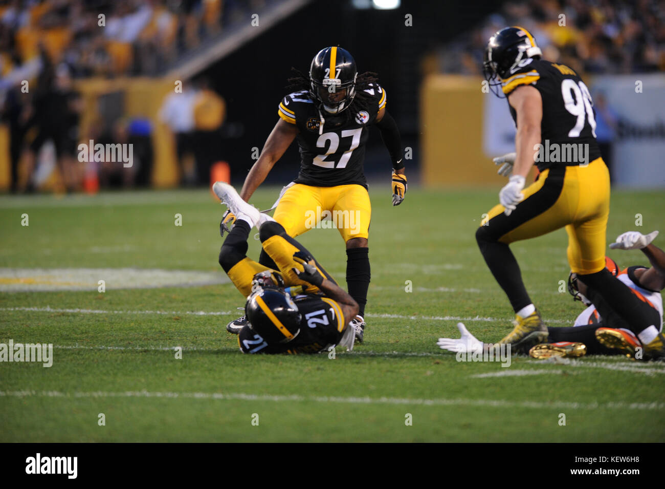 Pittsburgh, PA, USA. 22nd Oct, 2017. Joe Haden #21 interception during ...
