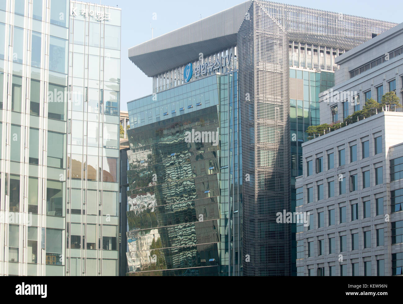 Yonhap news tv hi-res stock photography and images - Alamy
