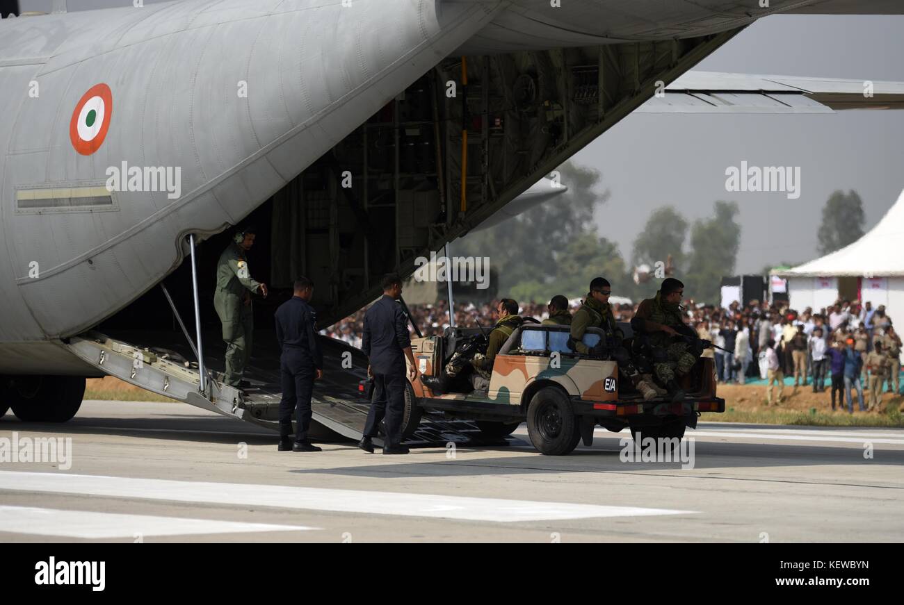 Iaf personnel hi-res stock photography and images - Alamy