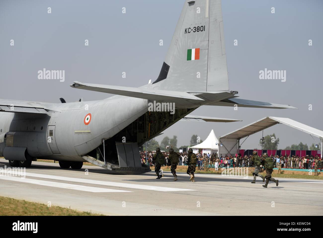 Iaf personnel hi-res stock photography and images - Alamy