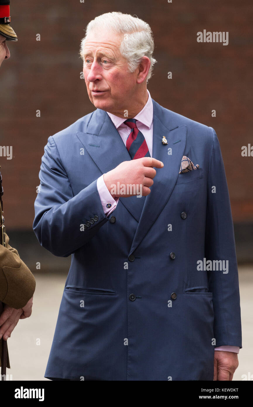 Household cavalry mounted regiment barracks hi-res stock photography ...