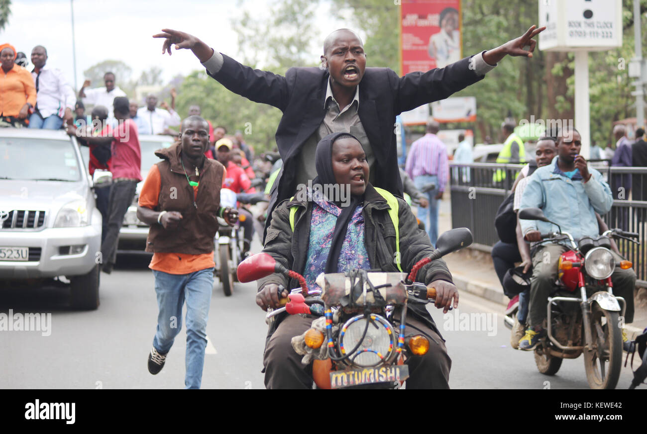 Nairobi, Nairobi County, Kenya. 24th Oct, 2017. Anti-riot police firing ...