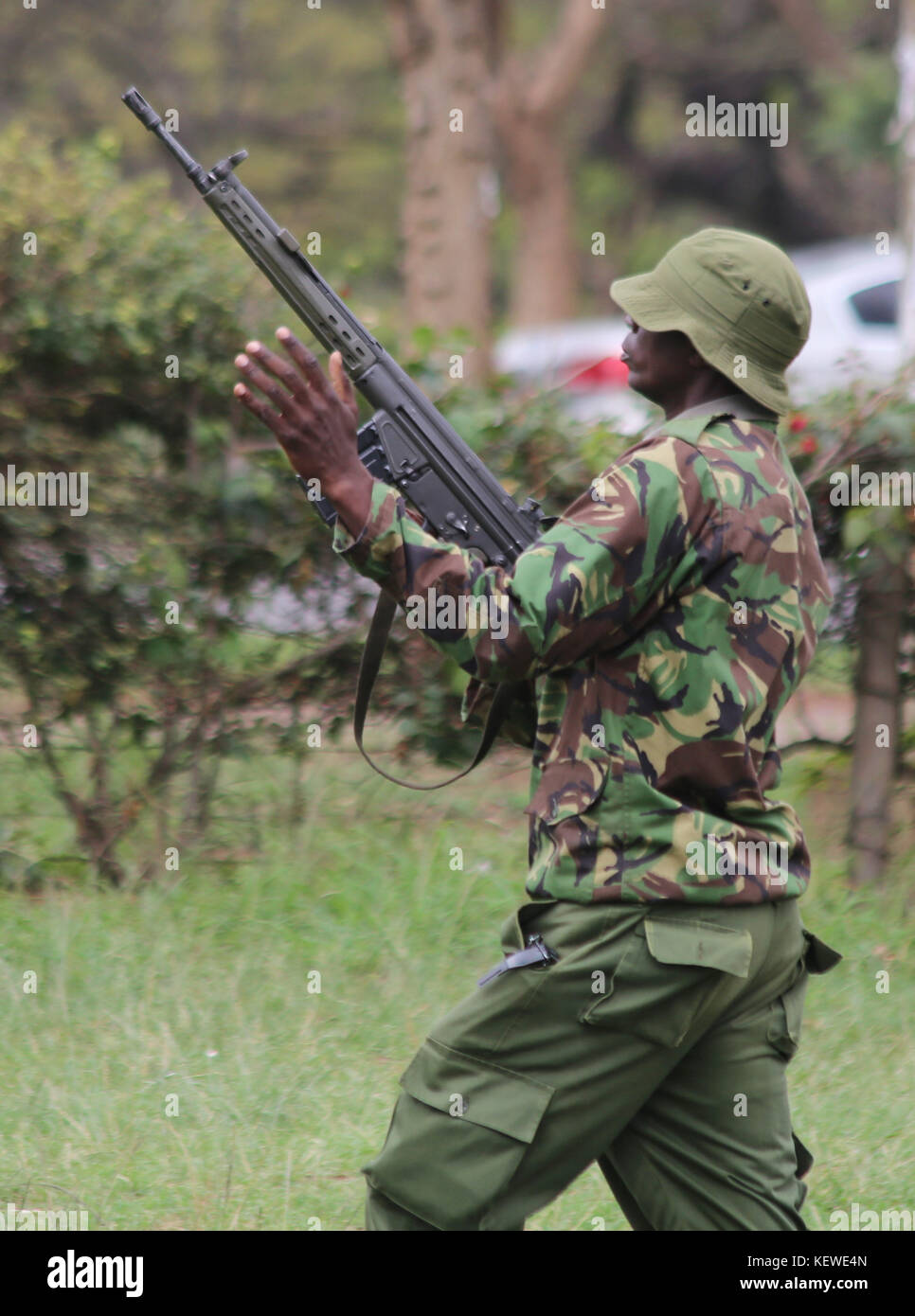 Nairobi, Nairobi County, Kenya. 24th Oct, 2017. Anti-riot police firing ...