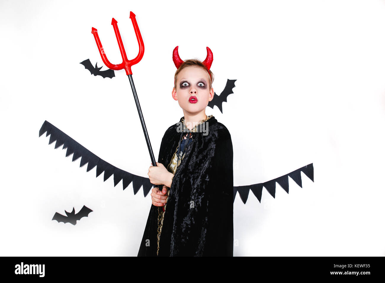 Child funny scary face hi-res stock photography and images - Alamy