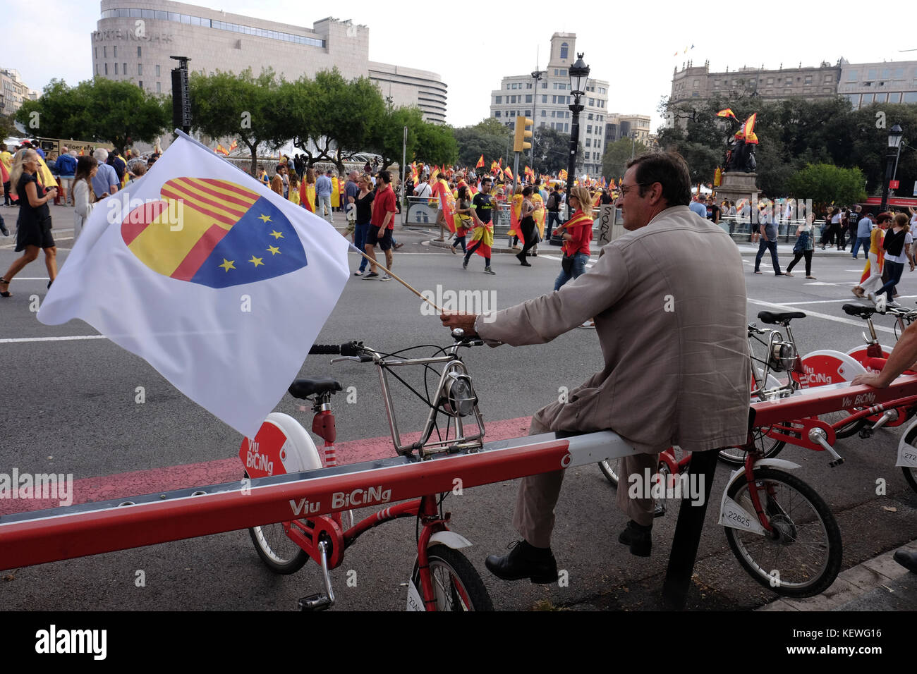 Pro spanish unity hi-res stock photography and images - Alamy