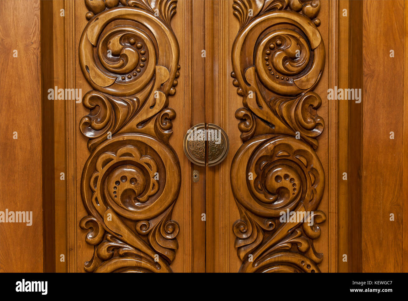 wooden doors with thread Stock Photo - Alamy
