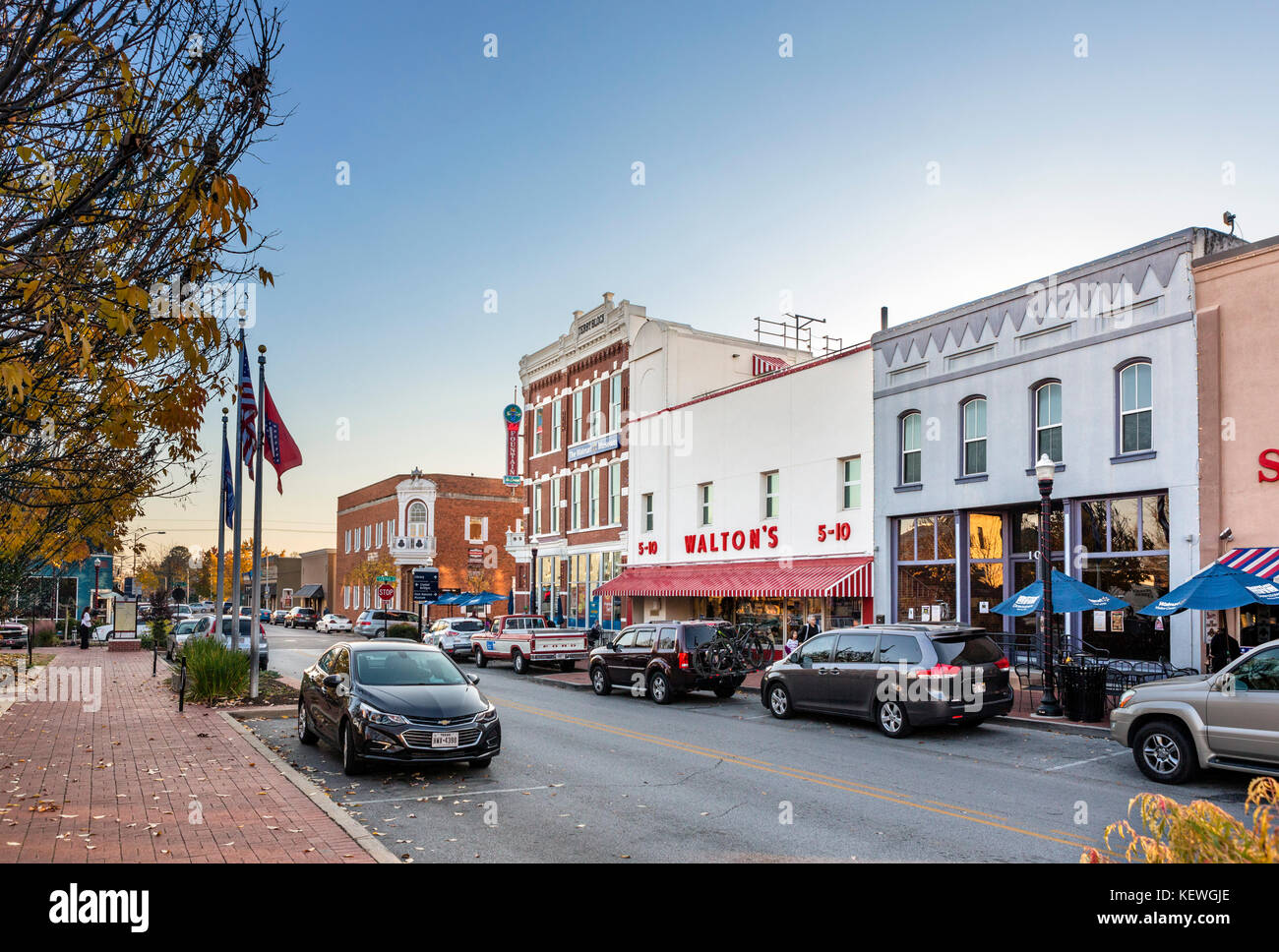 Walton first five and dime store hi-res stock photography and images ...