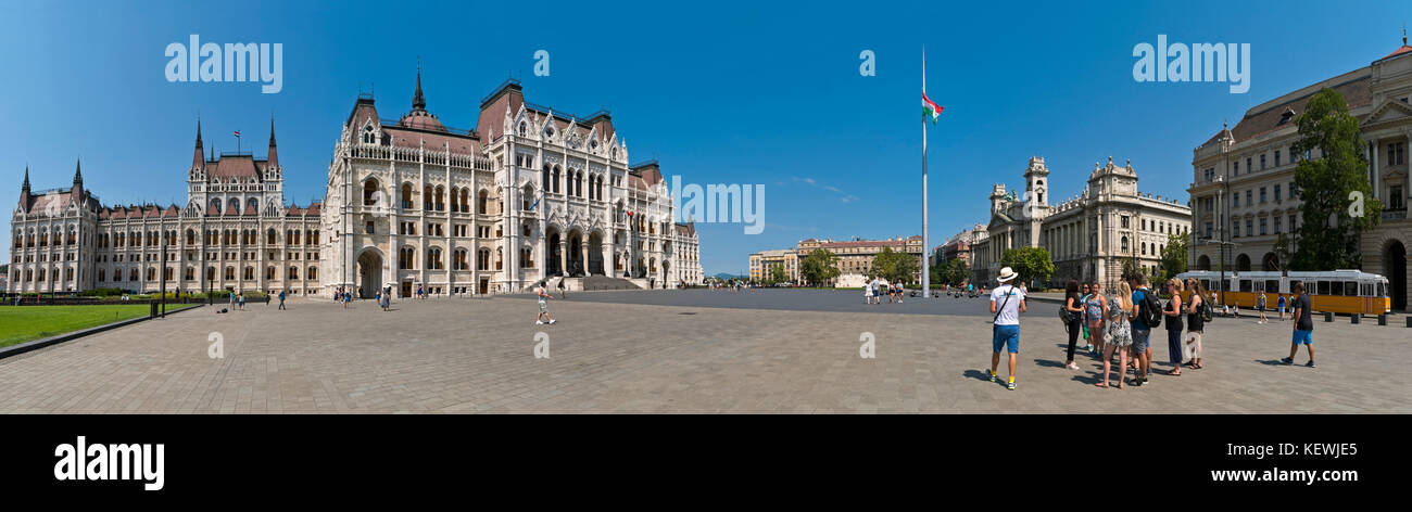 Kossuth lajos square hi-res stock photography and images - Alamy