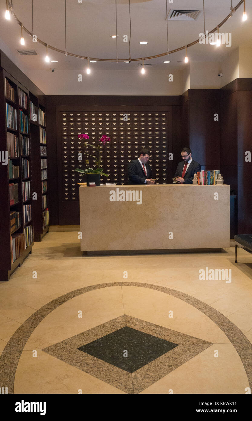 Luxury library hi-res stock photography and images - Alamy