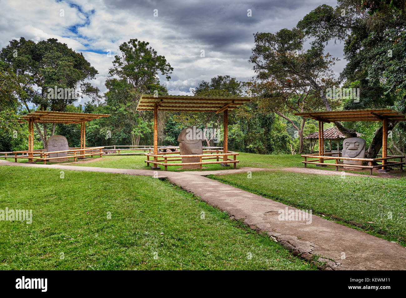 Precolombian statues in Mesita C of archaeological park Parque ...