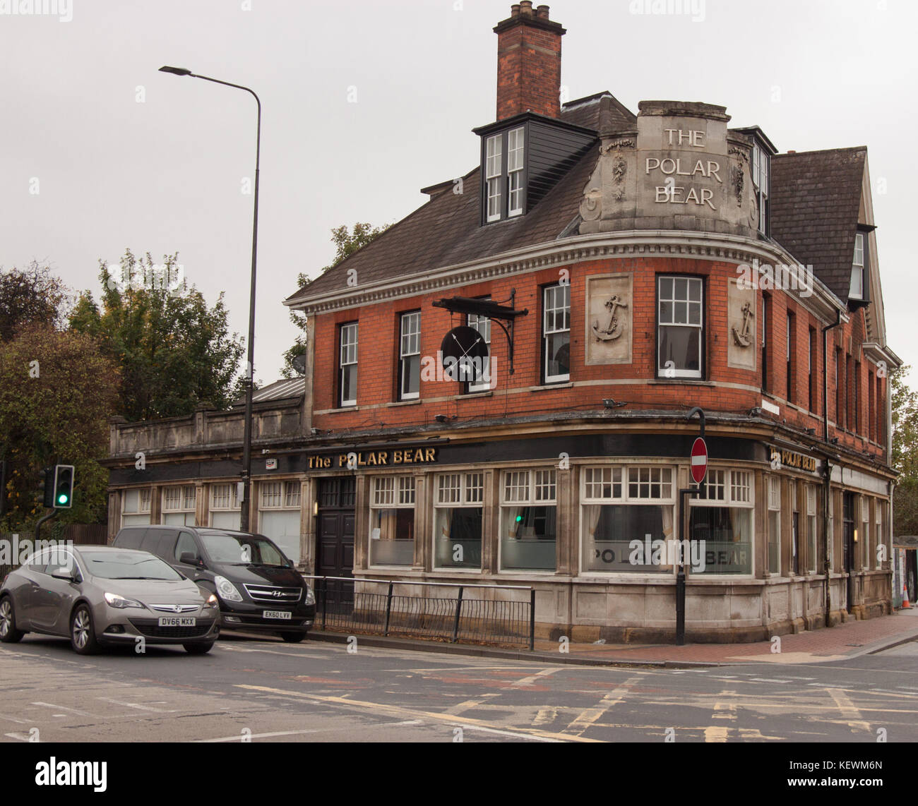 Polar Bear pub Hull Stock Photo - Alamy