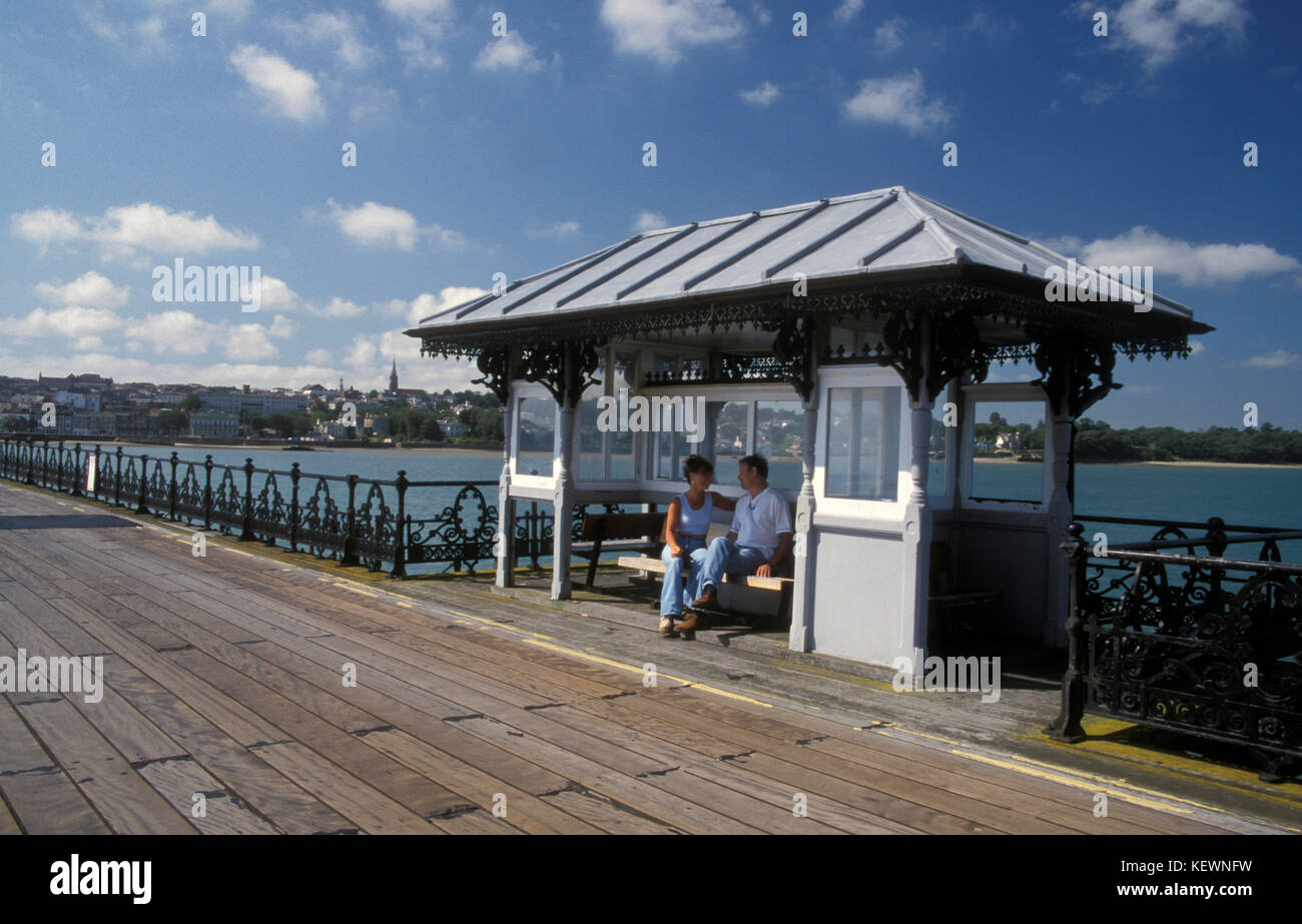 Ryde Pier, Isle of Wight, Hampshire, couple sitting in shelter Stock ...