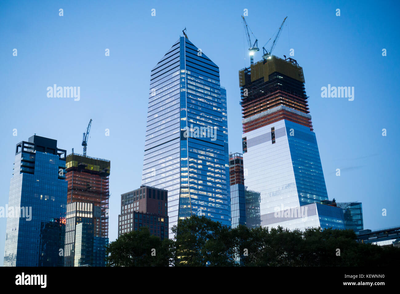 10 Hudson Yards, center, and other Hudson Yards development in New York ...